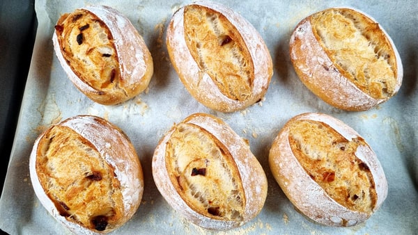 No-Knead Sun-Dried Tomato Bread Recipe | Food Language
