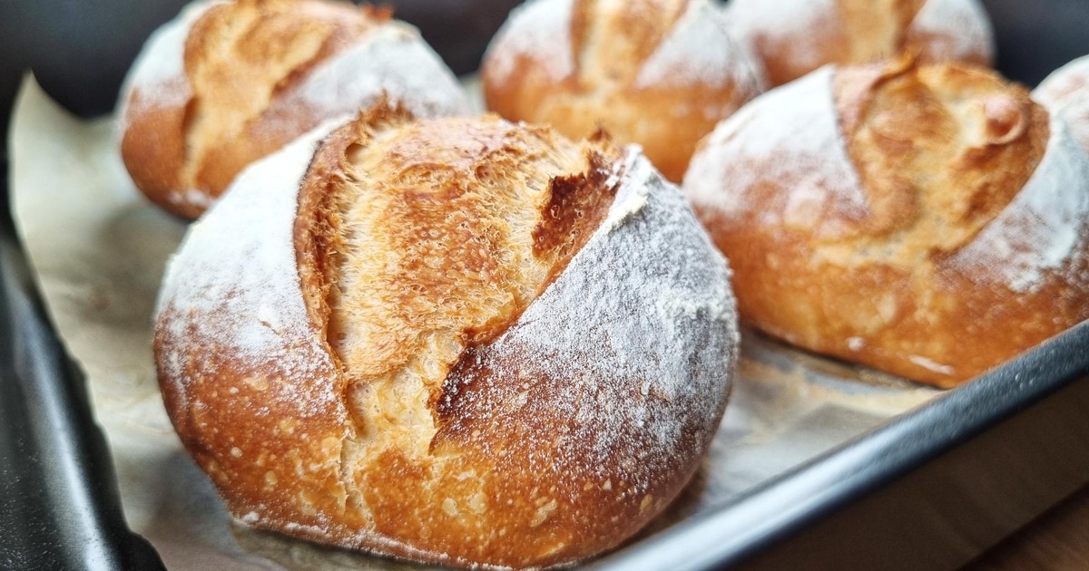 Therapeutic Yogurt Bread Rolls - Incredibly Soft and Crunchy Recipe ...